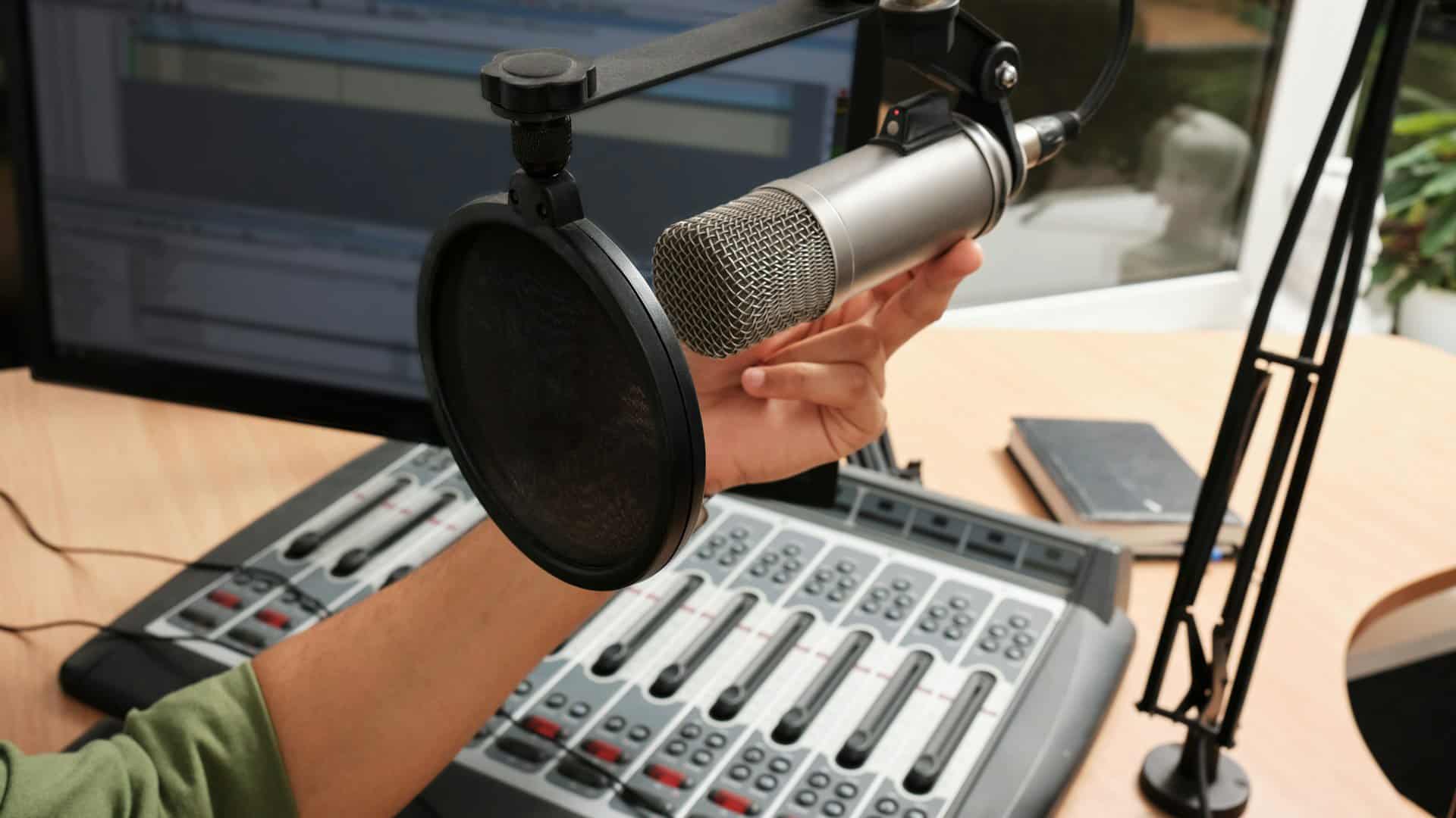 Choosing Perfect Sound Effects for Radio Ads